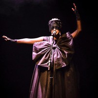 Alice Caymmi lança DVD do espetáculo 'Rainha dos Raios' - notícias em ...