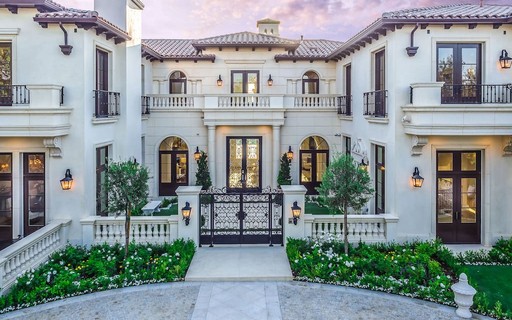 Após Coachella, Drake descansa em casa de luxo com diária de R$32 mil ...