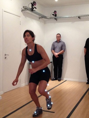 Isabel Clark vira um 'boneco de videogame' em exame médico ...