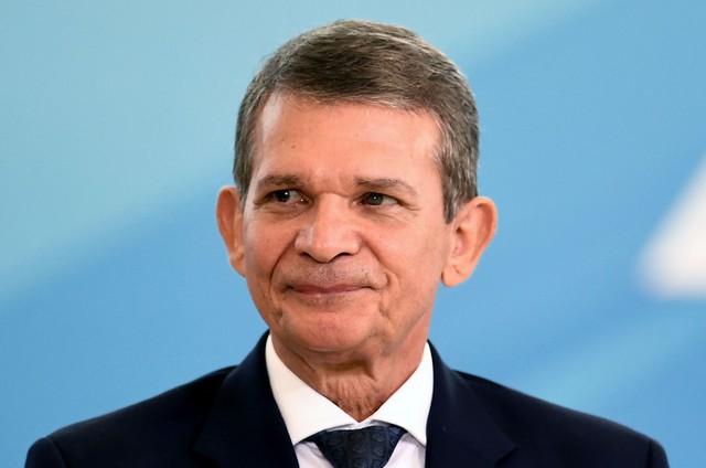 Guedes não vai se meter na nova política de preços da Petrobras | Lauro ...