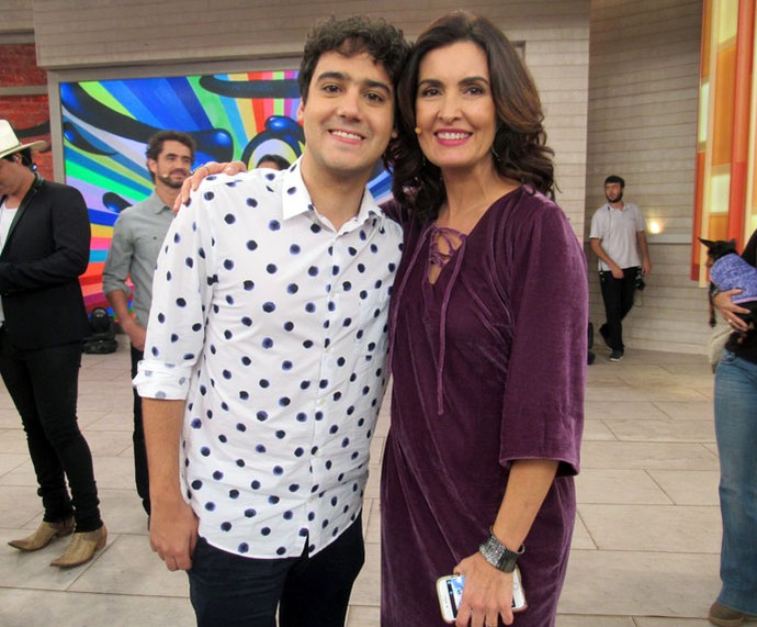 Veja fotos dos bastidores do 'Encontro' com Leona Cavalli e George ...