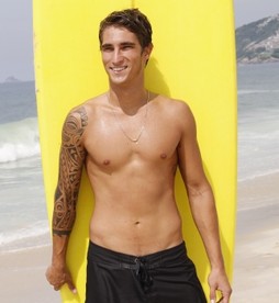 Omar Docena de 'Insensato': 'Quase perdi os dentes com o wakeboard ...