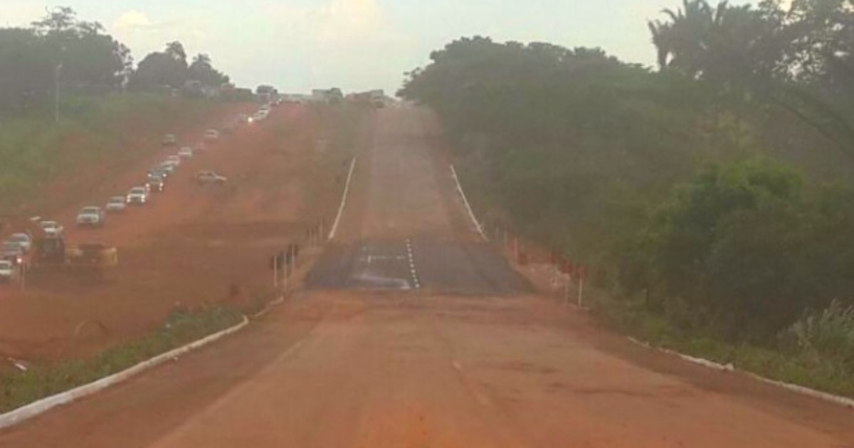 G1 - Após 11 dias, trecho da BR-364 em MT é liberado para tráfego de ...