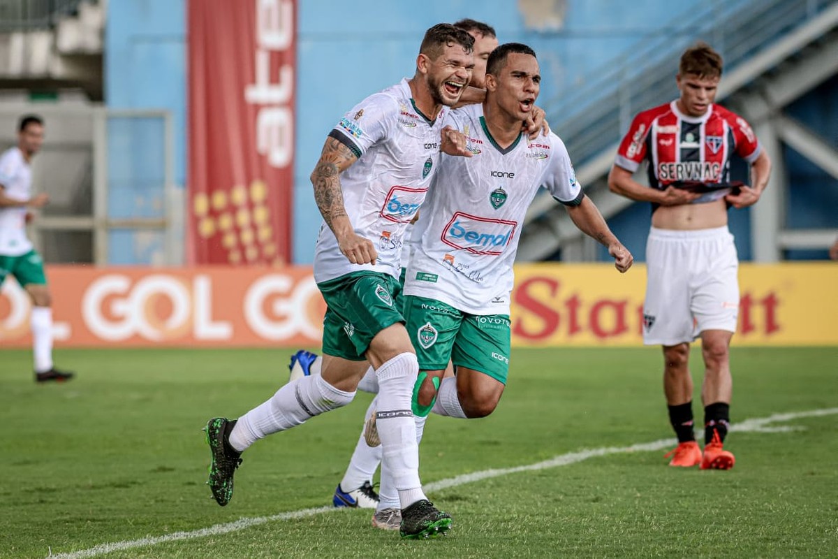 O capitão voltou! Manaus anuncia retorno de Derlan para 2023 | manaus | ge