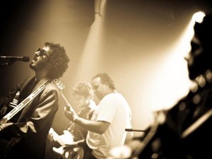 G1 - Cantor Phillip Long faz show gratuito no Centro Cultural em Araras ...