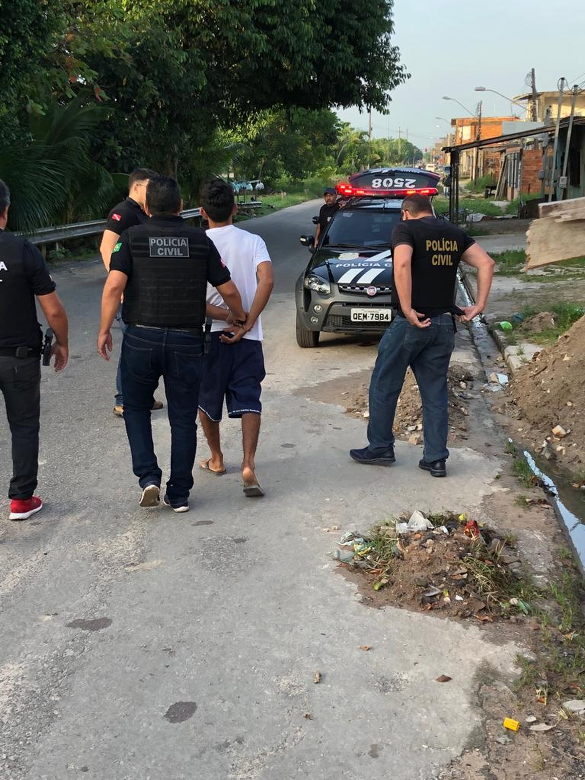 Polícia Civil Prende 136 Pessoas Em Operação De Combate A Crimes De