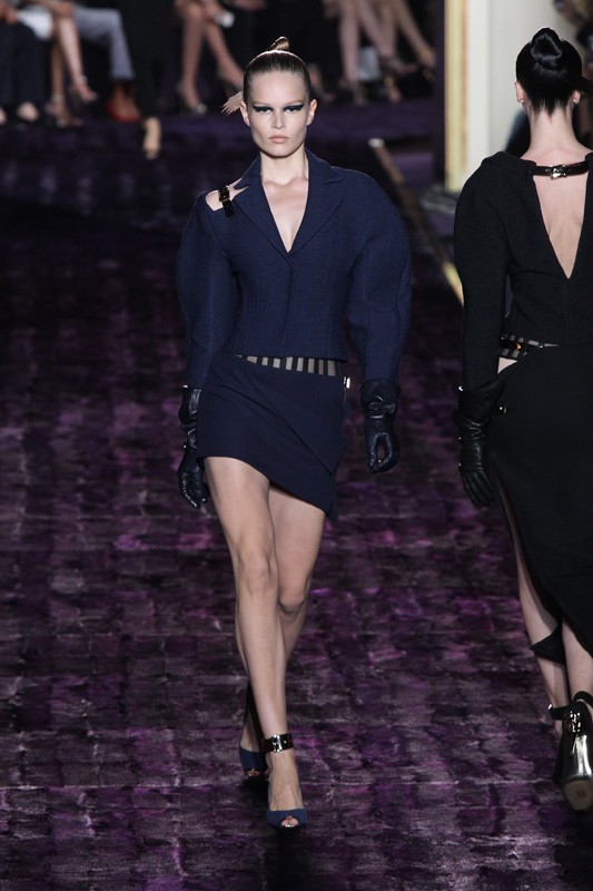 Versace | Alta-costura | Inverno 2015 | Desfiles | Vogue