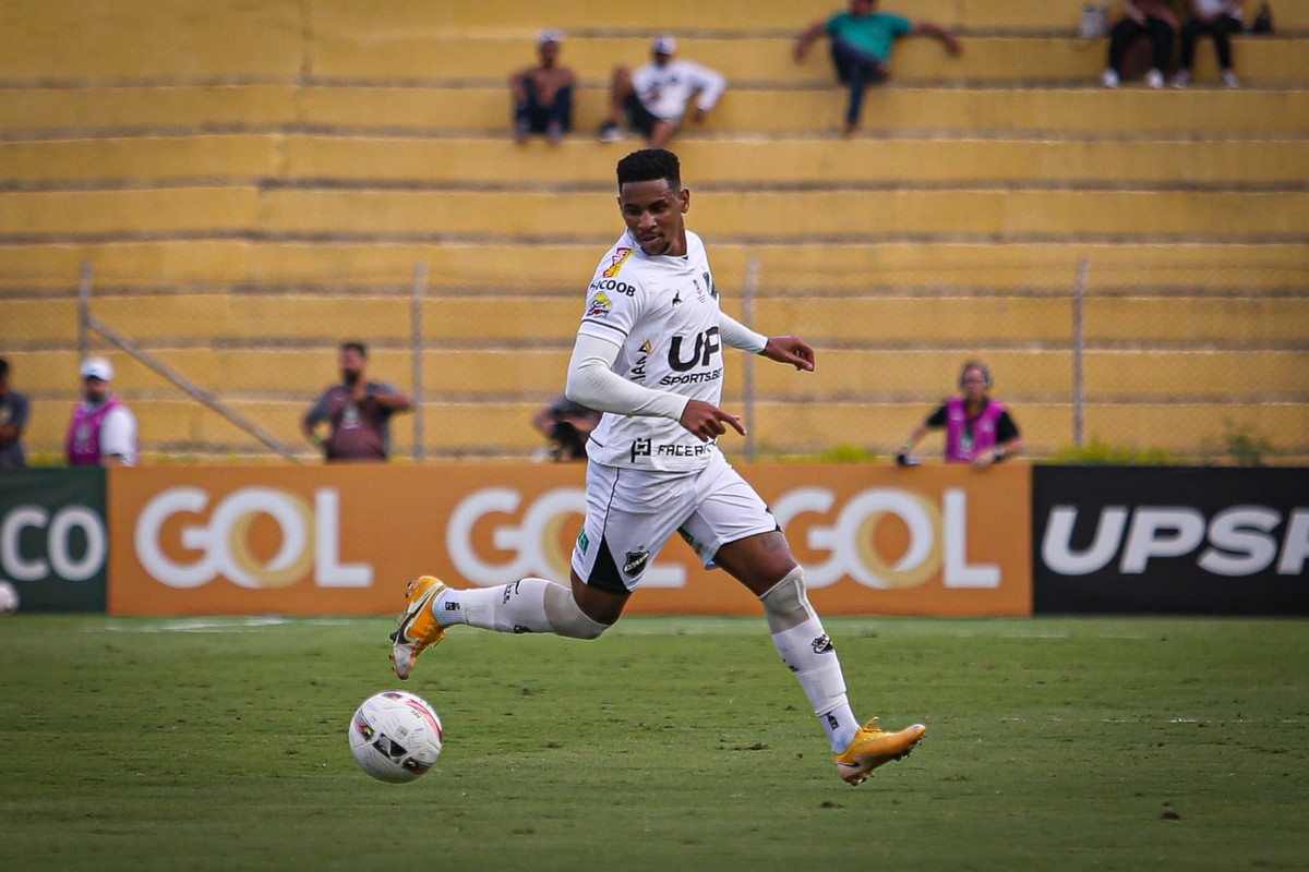 Sport contrata por empréstimo lateral-esquerdo Felipinho | sport | ge