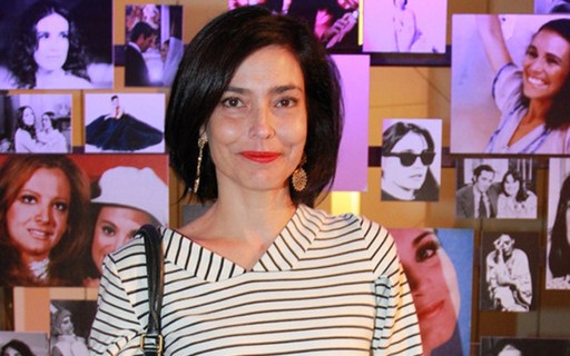 Valéria Monteiro aparece com novo visual em exposição em SP - Quem ...