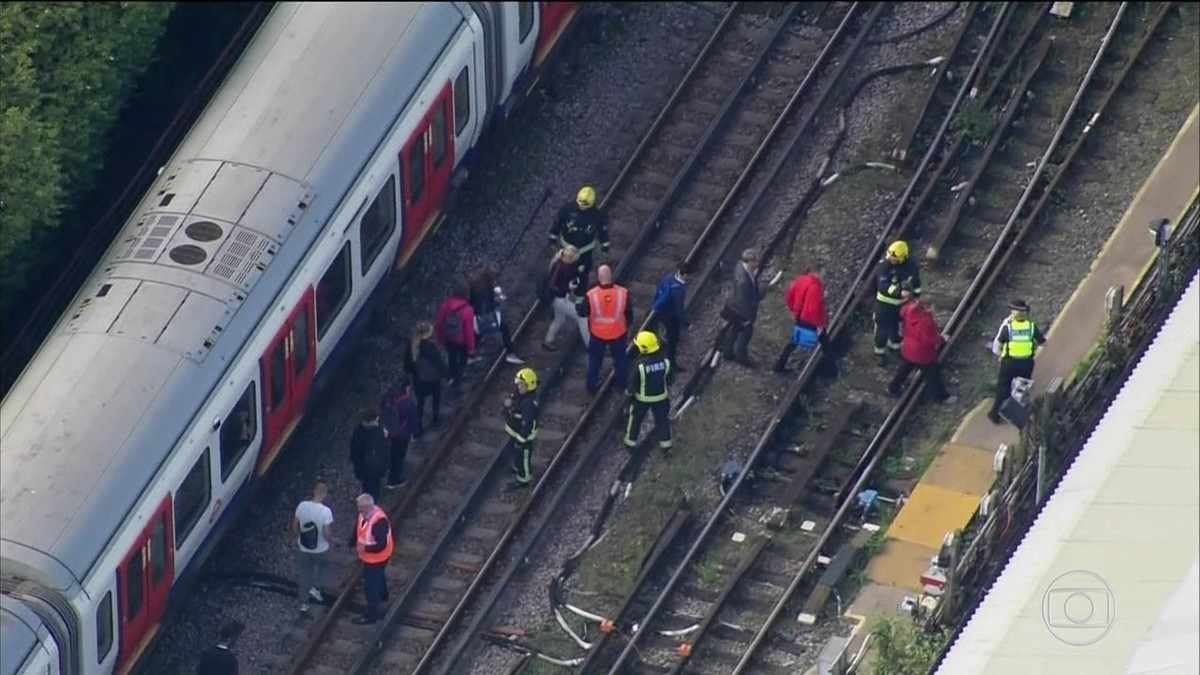 Explosão Em Metrô De Londres Deixa 29 Feridos Polícia Trata Incidente