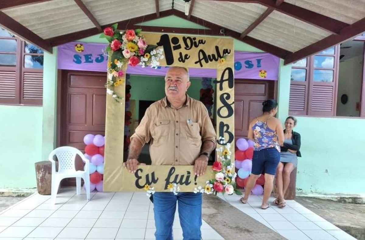 Após dois meses, Educação do AC oficializa afastamento de professor de ...