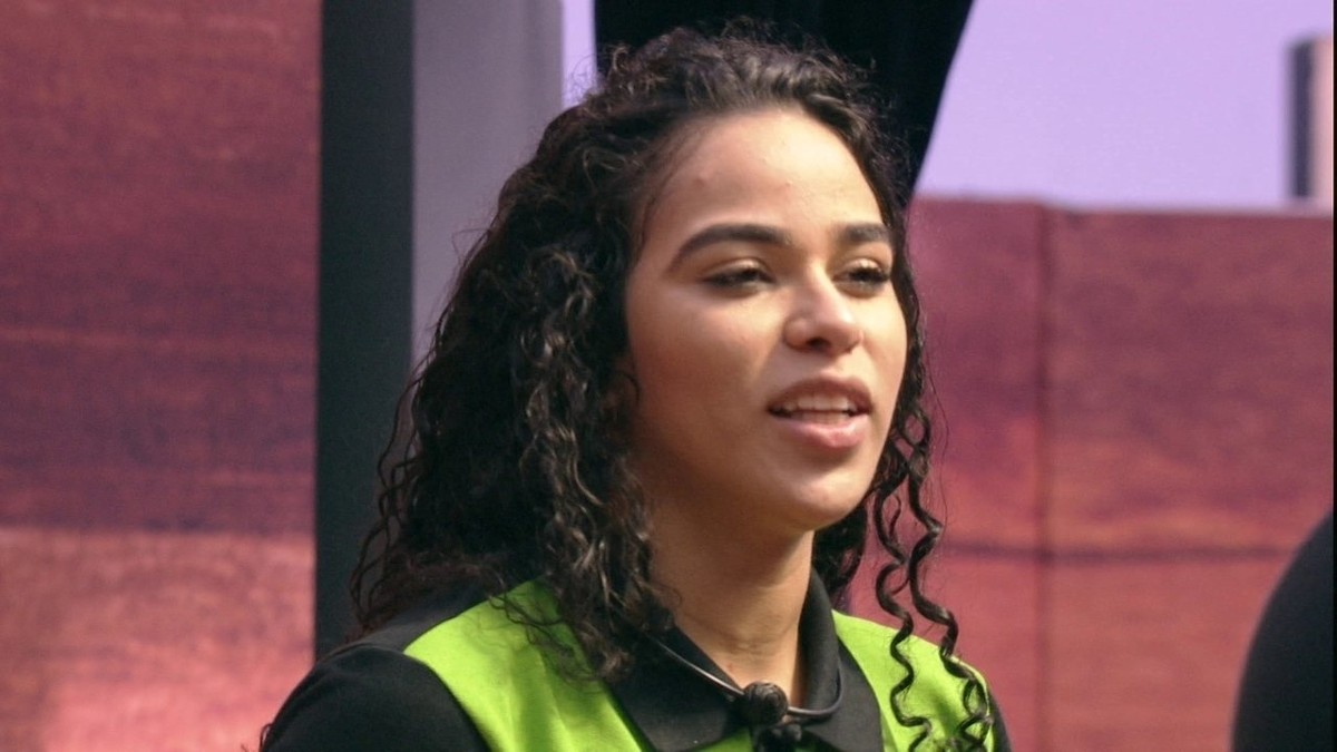 Elana comemora fim do almoço e revela: 'Burger King está aprovadíssimo ...