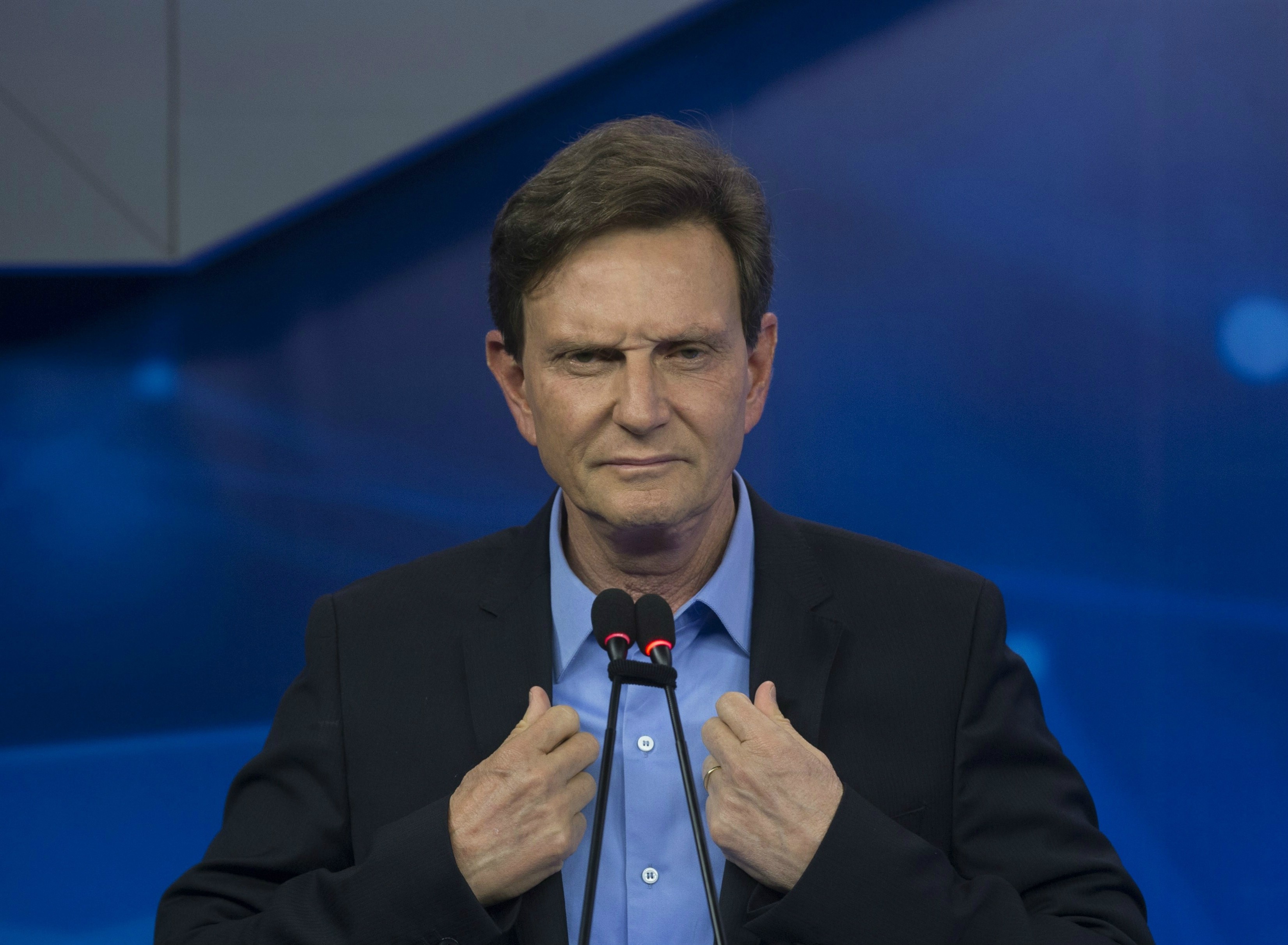 Crivella recebe autorização da Câmara para sair do Rio durante carnaval ...