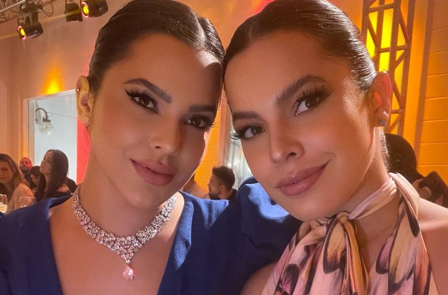 Gêmeas ex-BBB's prestigiam evento de moda em São Paulo | Vogue | Vogue