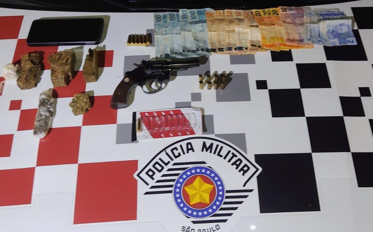 Homem é Preso Por Porte Ilegal De Arma De Fogo E Tráfico De Drogas Na