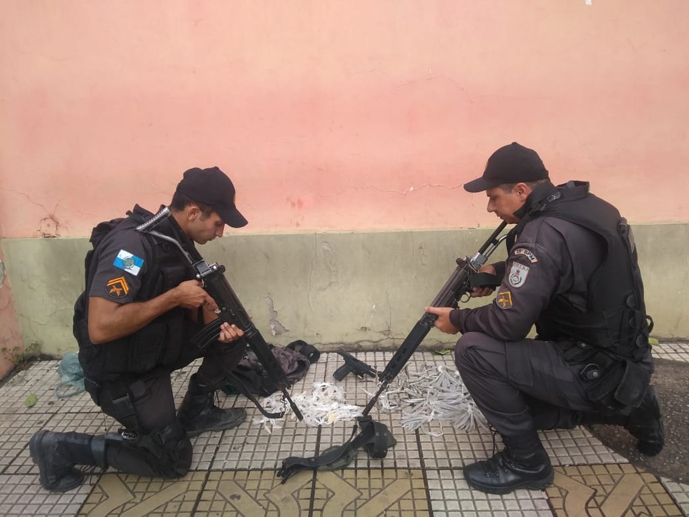 Homem armado ameaça funcionários de hospital durante atendimento em ...