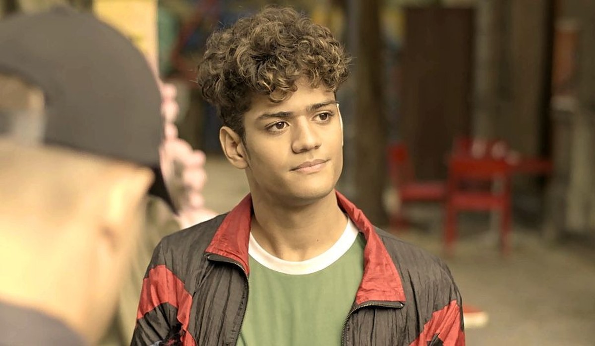 Cleber é confundido com Graveto e acaba preso! | vem por aí | gshow