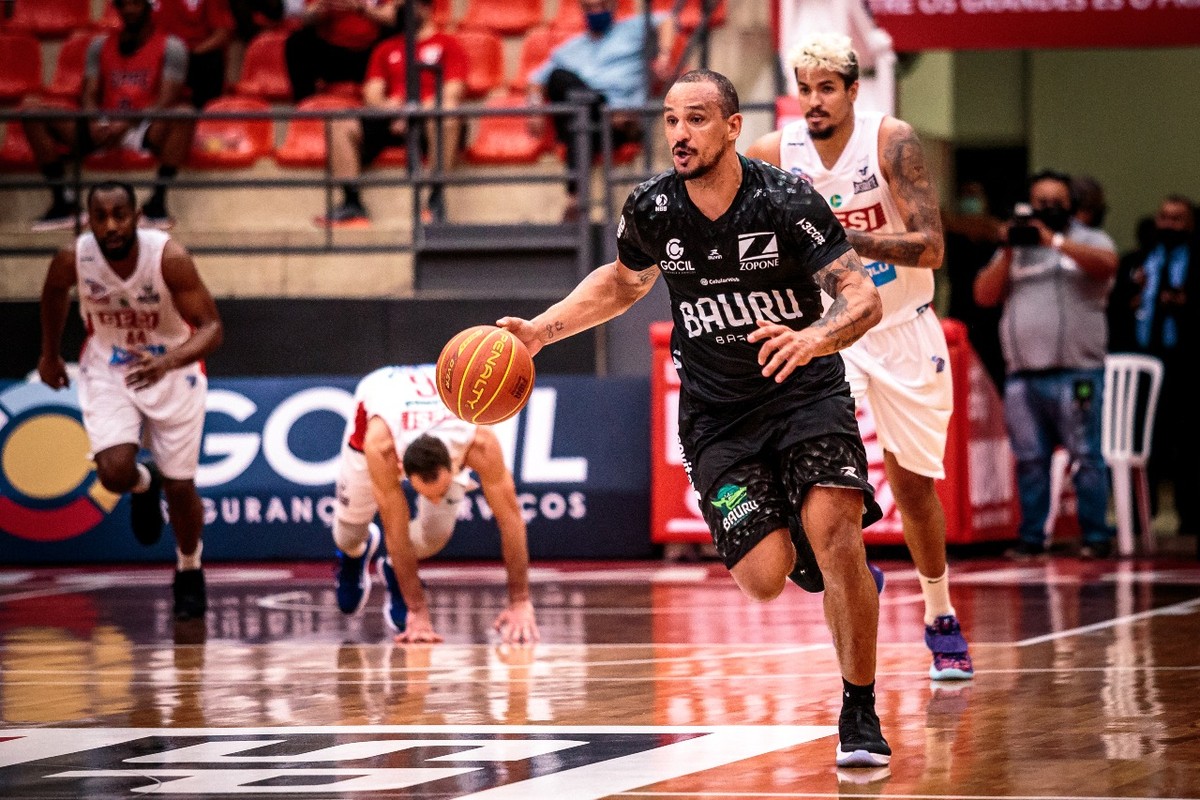 Alex Garcia encerra 2020 com sua melhor atuação na temporada | nbb | ge