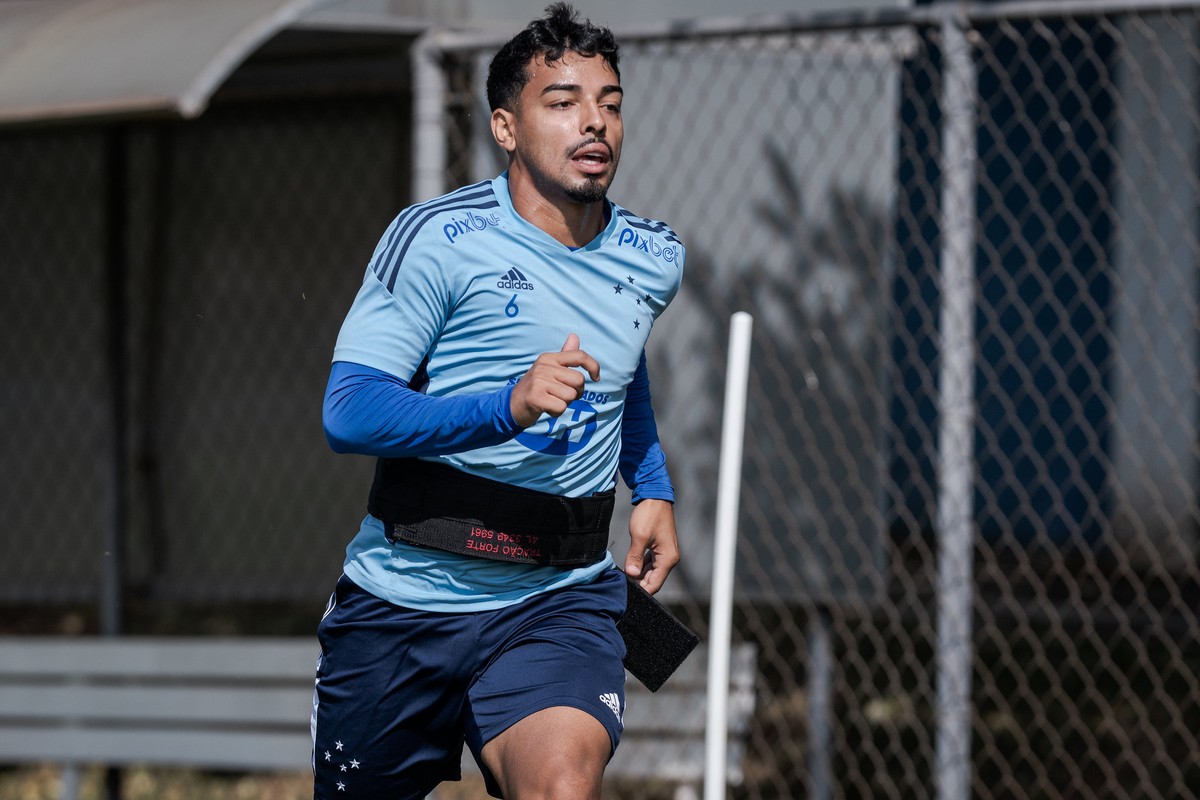 Diretor do Cruzeiro desconversa sobre Bidu e explica objetivo para 2023 ...