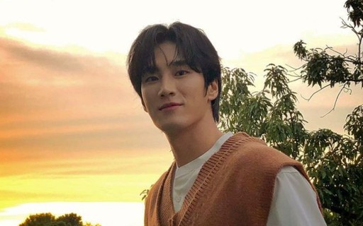 Ahn Bo Hyun renova contrato com agência - Quem | K-Pop