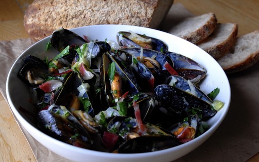 Receita: mariscos com jamón ibérico, uma combinação infalível - GQ ...