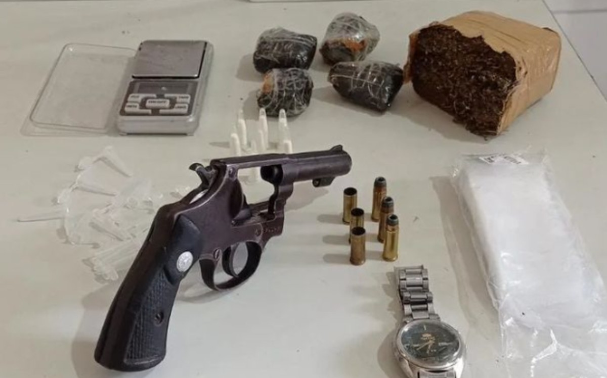 Homem Morre Em Confronto Com Policiais No Interior Da Bahia Arma E