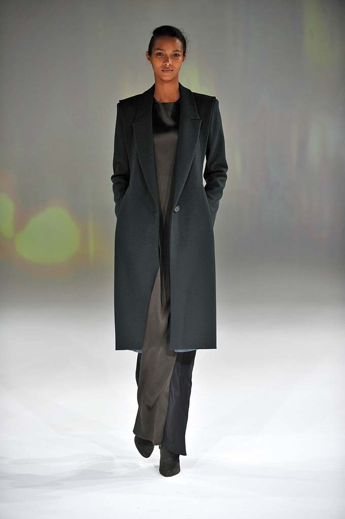 Hussein Chalayan | Paris | Inverno 2014 | Desfiles | Vogue