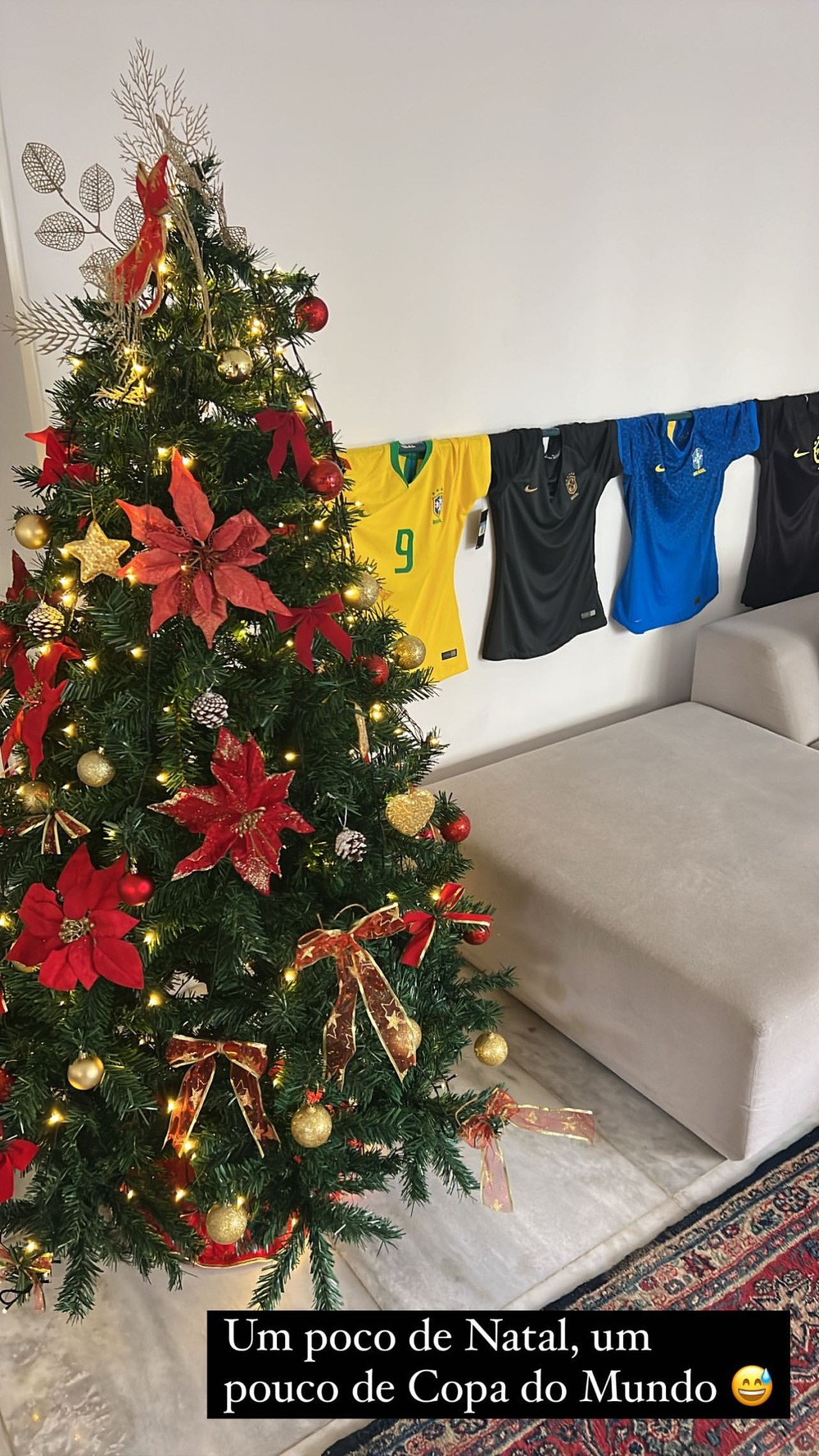 Bárbara Coelho mostra decoração de Natal inspirada na Copa do Mundo ...