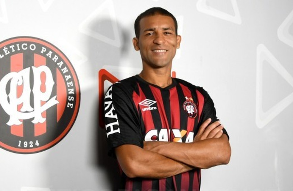 Atlético-PR confirmou a contratação de Pierre - Mercado da Bola