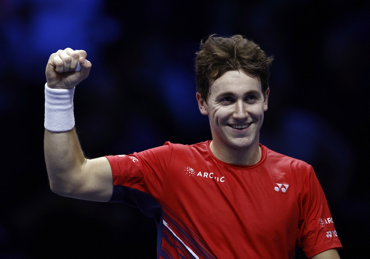 Casper Ruud supera Rublev e decide o ATP Finals contra Djokovic | tênis | ge