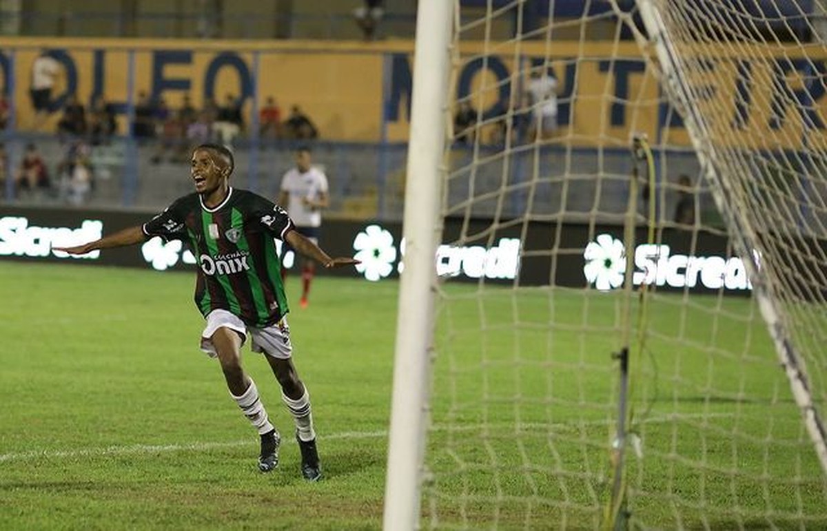 Atuações do Bahia: Mateus Claus faz lambança e tem pior nota em empate ...