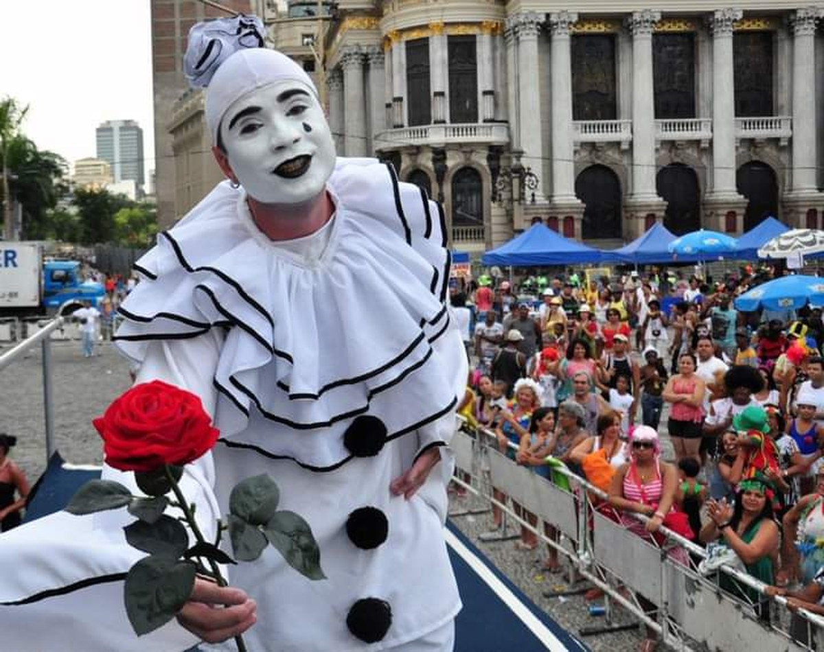 Após acidente, tradicional pierrô será homenageado por blocos de rua ...