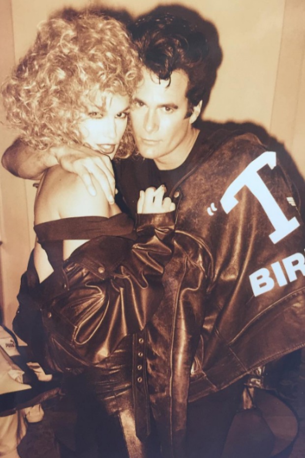 Tempos da brilhantina! Cindy Crawford posta foto com look anos 50 ...