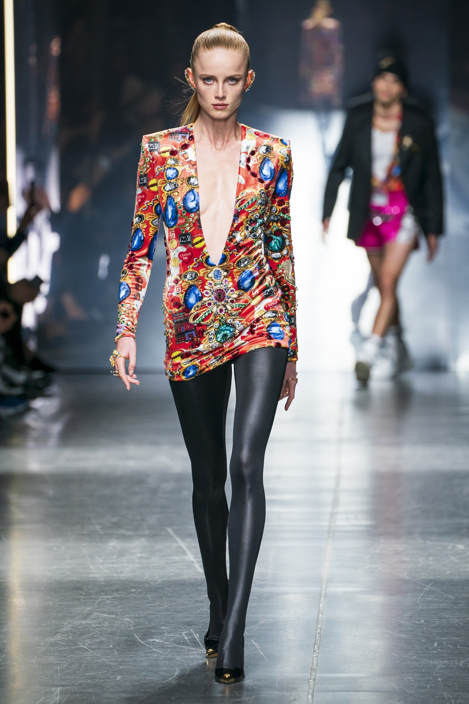 Versace inverno 2019: conheça o modelo brasileiro que roubou a cena do ...