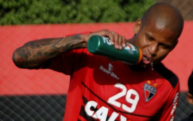 Provável titular contra o Paraná, Alex Moraes quer estrear com o pé ...