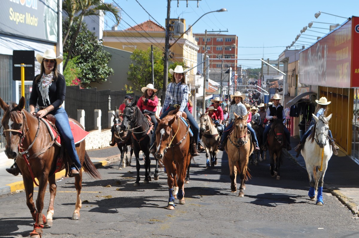 Cavalgada abre 24ª Expoagum no fim de semana em Guajará-Mirim, RO ...