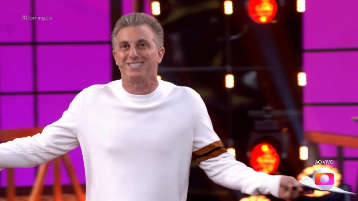 Joaquim Filho De Angélica E Luciano Huck Vota Pela Primeira Vez Nas Eleições 2022 Tv 