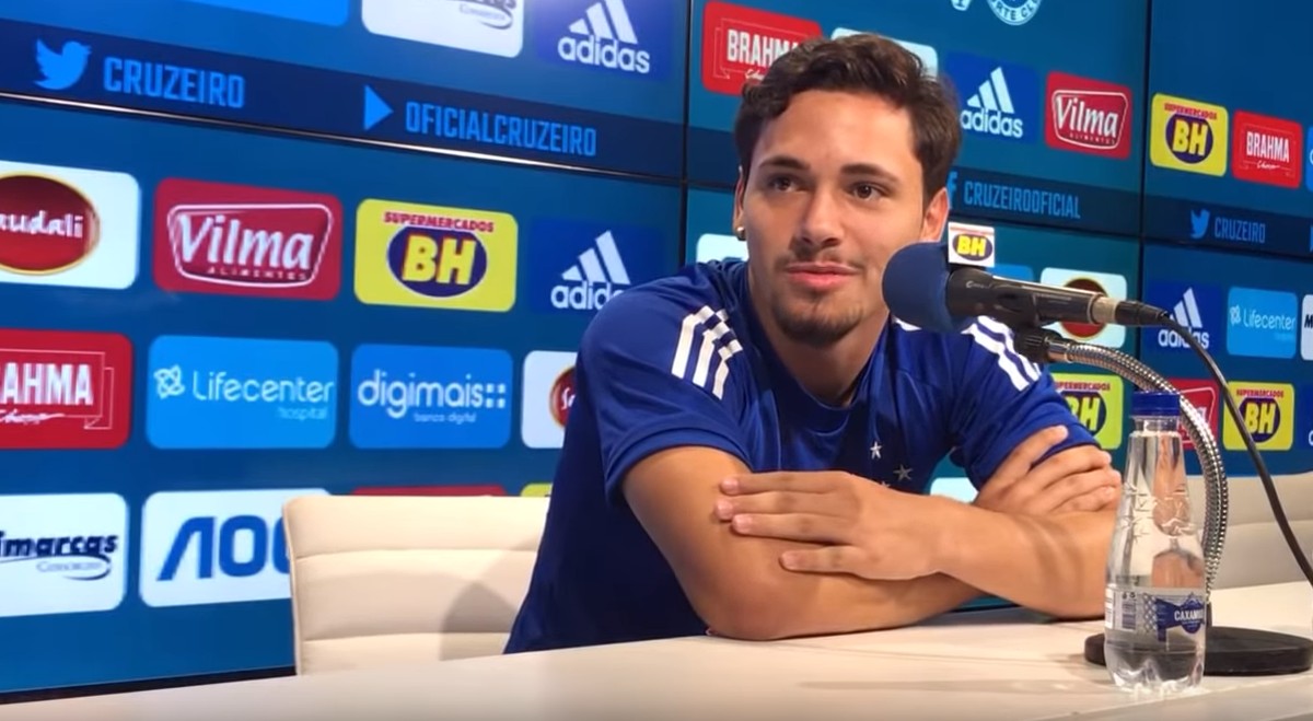 Com Jhonata Robert em campo, Cruzeiro treina na Toca da Raposa ...