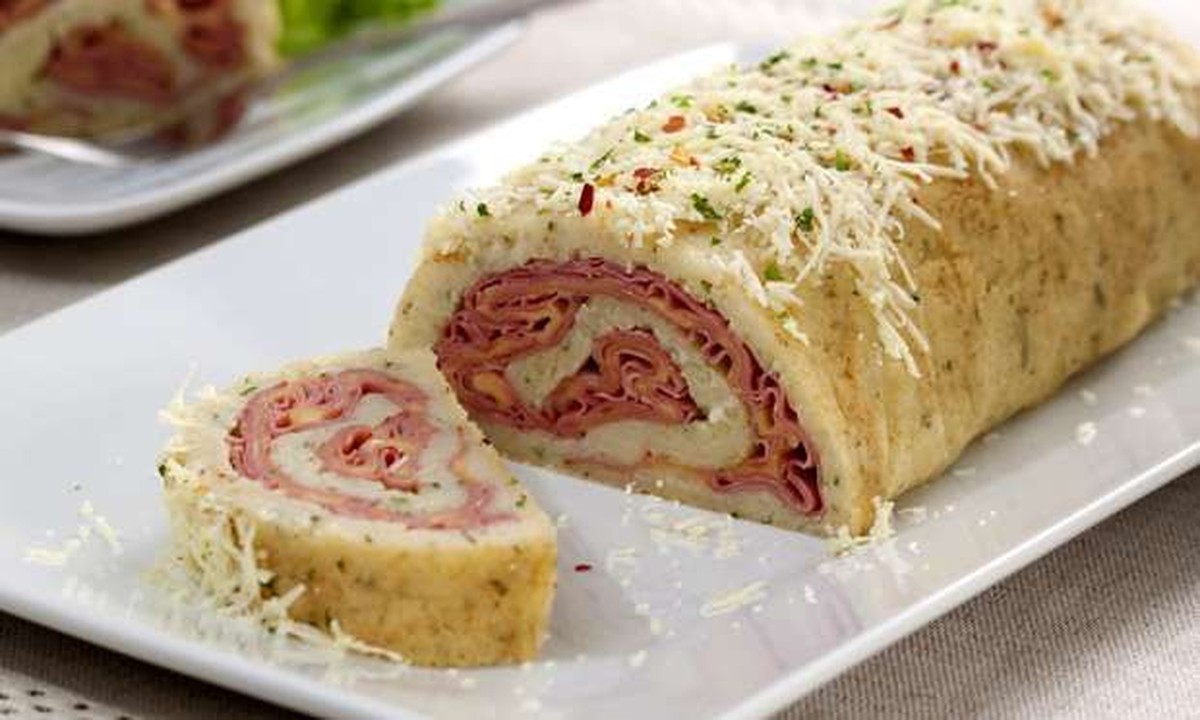 Dica de como fazer um delicioso rocambole de forno | Estúdio C | Receitas