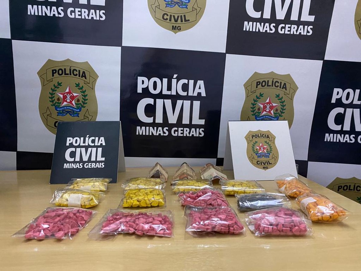 Dupla é Presa Com Quase 1 400 Comprimidos De Ecstasy Em Patos De Minas