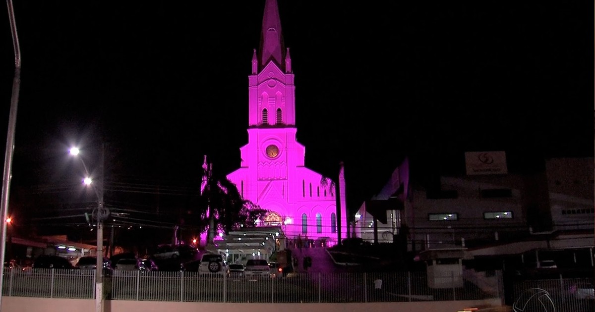 G1 - Iluminação de igreja centenária marca início do Outubro Rosa em ...