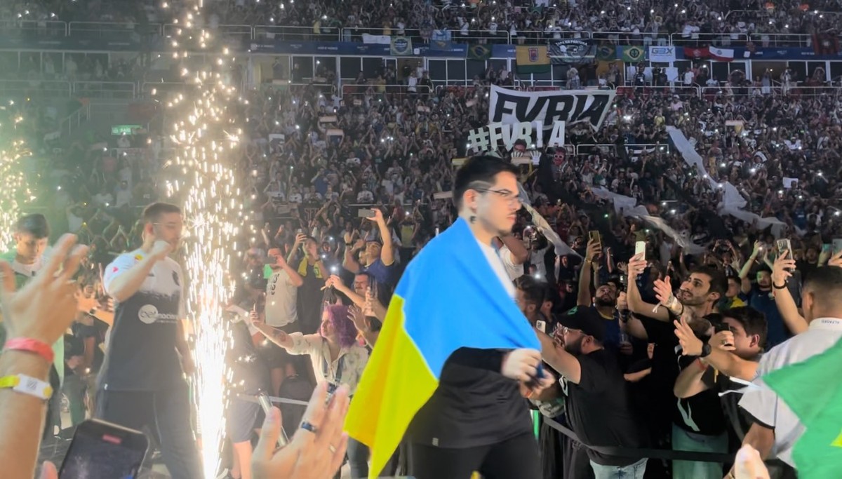 IEM Major Rio 2022: yuurih entra para semi com bandeira da Ucrânia | cs ...
