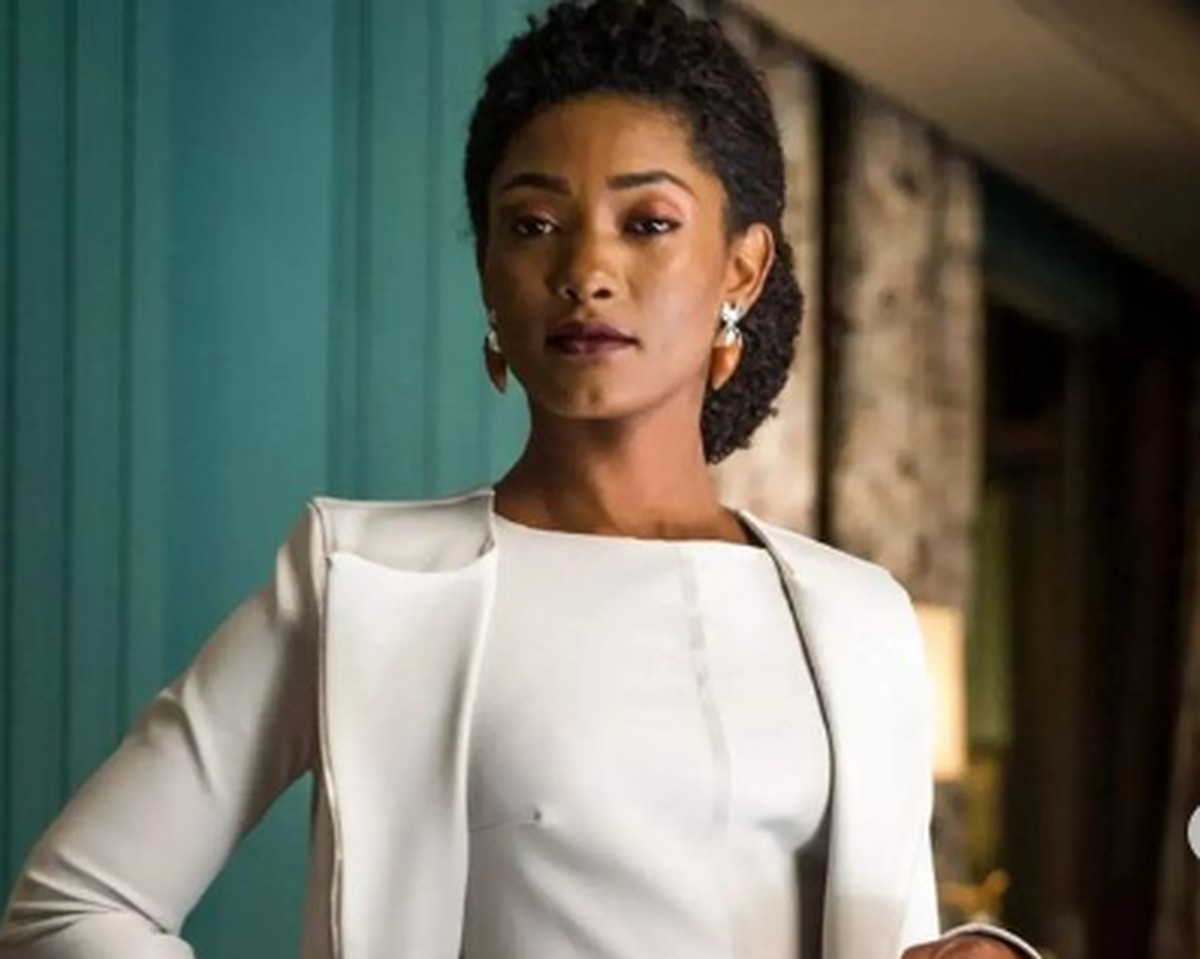 Erika Januza celebra cinco anos de 'O Outro Lado do Paraíso ...