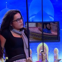 Emilly solta o cabelo - notícias em Agora na casa