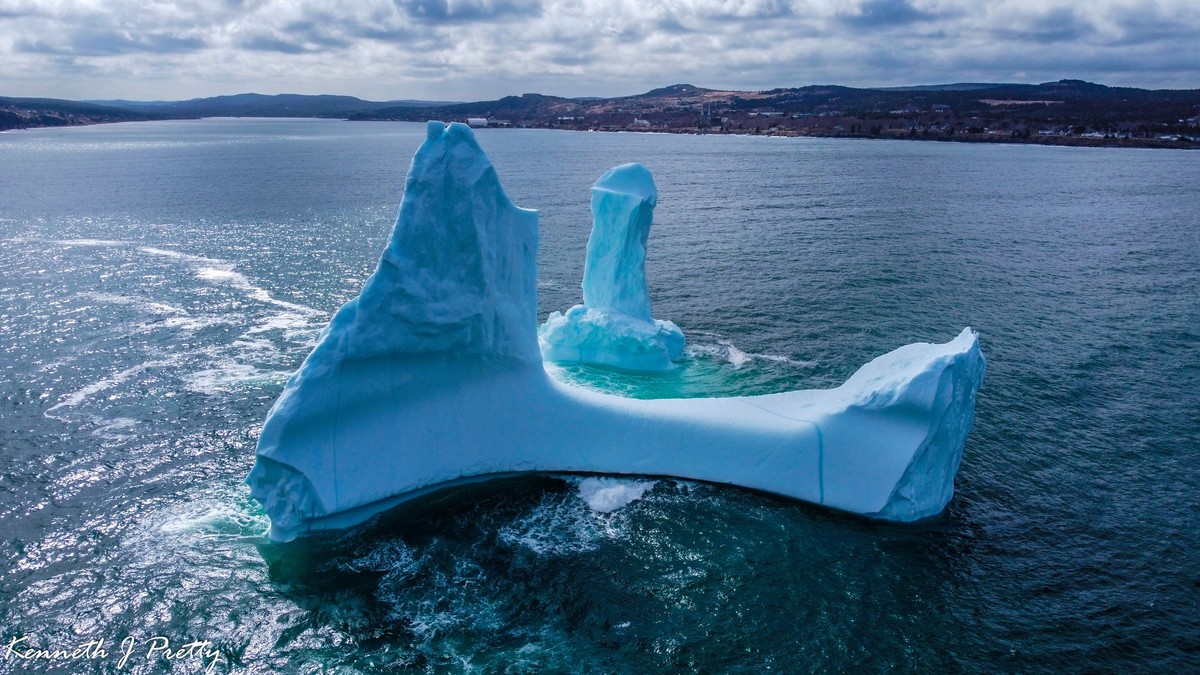 Imagem inusitada de iceberg no Canadá viraliza nas redes sociais