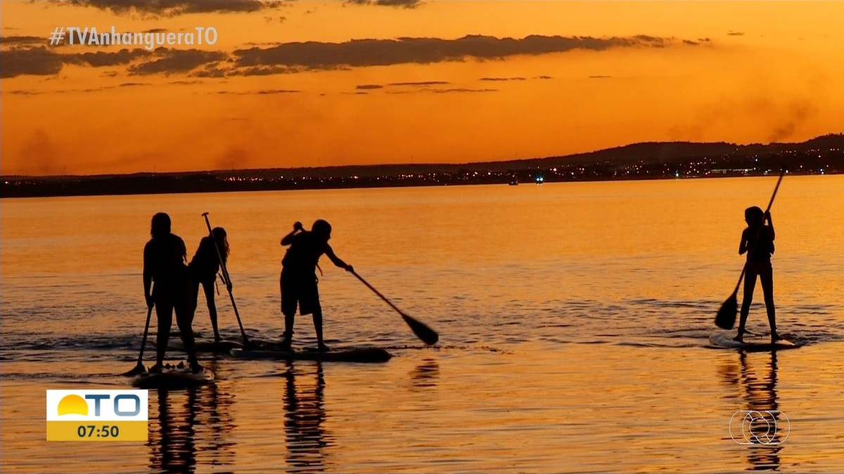 Stand-up paddle e caiaque são opções de esporte durante as férias na ...