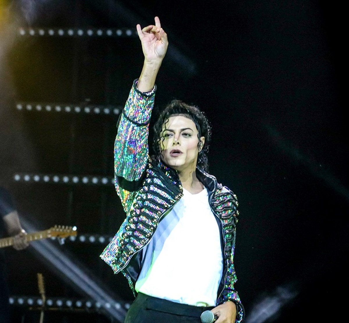 Rodrigo Teaser, um dos maiores intérpretes de Michael Jackson, se ...