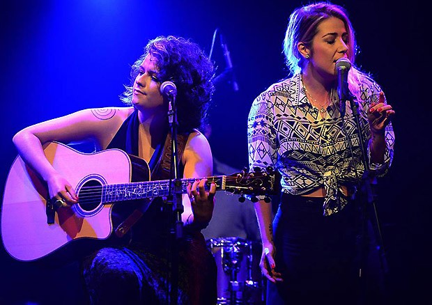Barbara Rodrix divide o palco com Luiza Possi durante show em SP - Quem ...