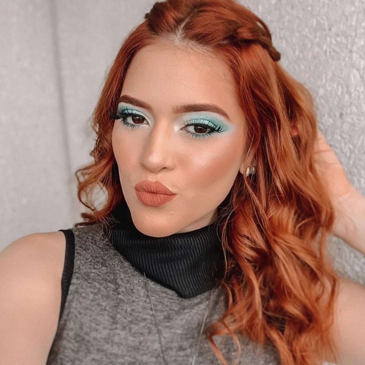 Ana Clara Lima capricha na make para último dia Lollapalooza ...