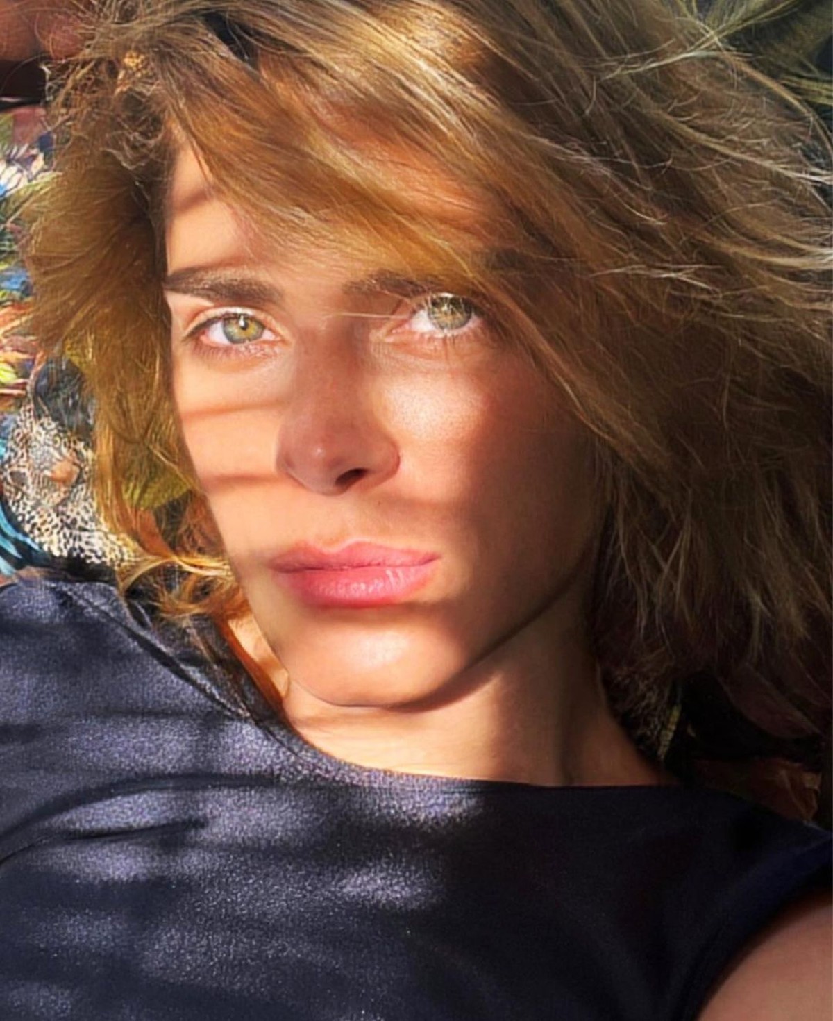 Carolina Dieckmann posta selfie reflexiva e ganha elogios: 'Musa' | GQ | GQ